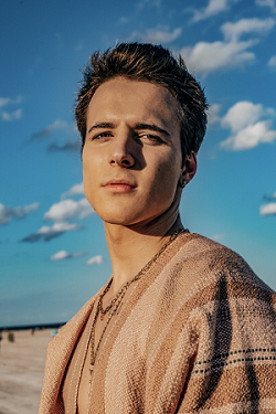 TEO BOK Presenta Su Nuevo Sencillo “ESPERANZA” - TraficMusik